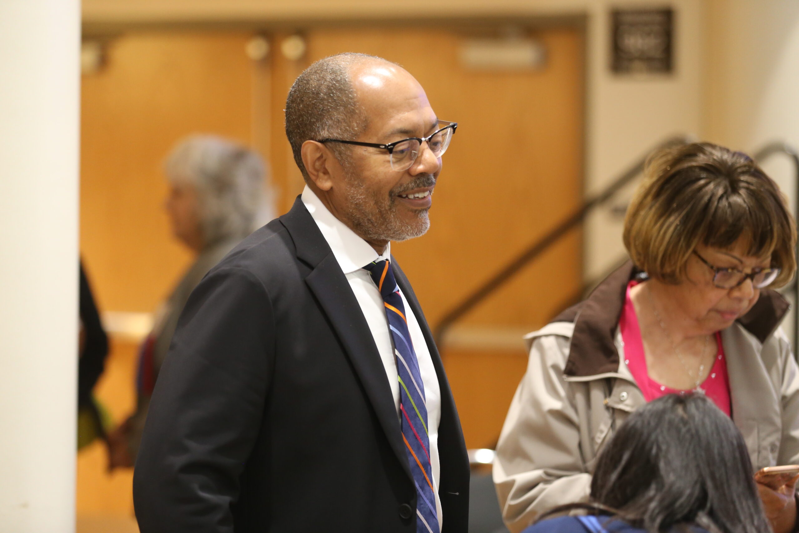 PHOTO: Executive editor of The Los Angeles Times receives national ...